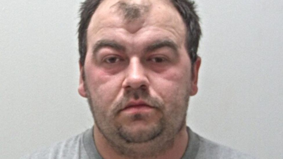 Blackpool: Man jailed for killing passer-by in parking row - BBC News