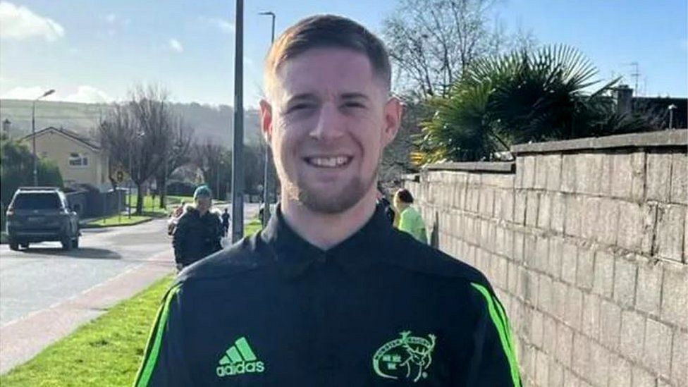 Cobh: Dylan Scannell charged with Ian Baitson's murder - BBC News