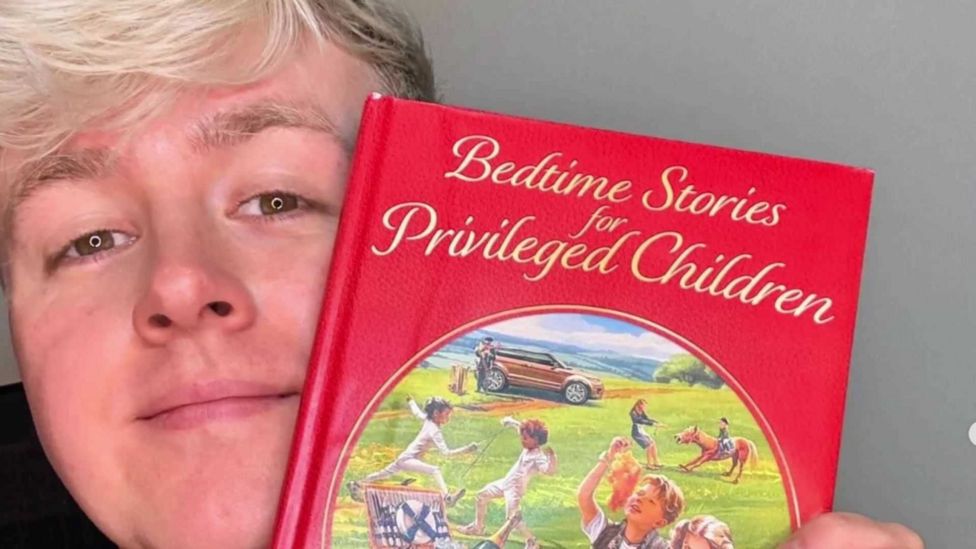 Award-winning Hampshire comedian publishes book - BBC News