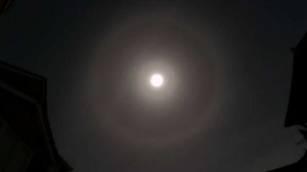 Halo sighted around the Moon in West Midlands skies - BBC News
