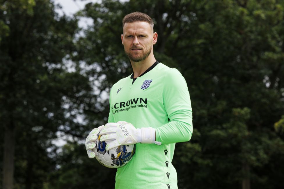 'Top professional' Carson in line for Dundee debut - BBC Sport