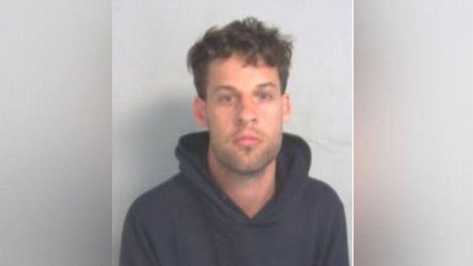 Romance fraudster jailed after conning women out of £300k - BBC News