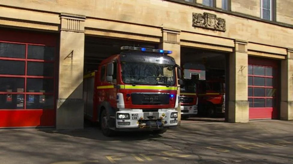 Avon Fire and Rescue 'still not free from technical faults' - BBC News