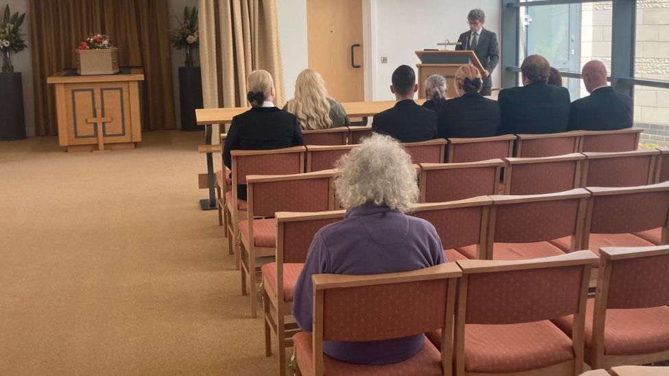 The 'pauper funeral' celebrant who leads services without attendees ...
