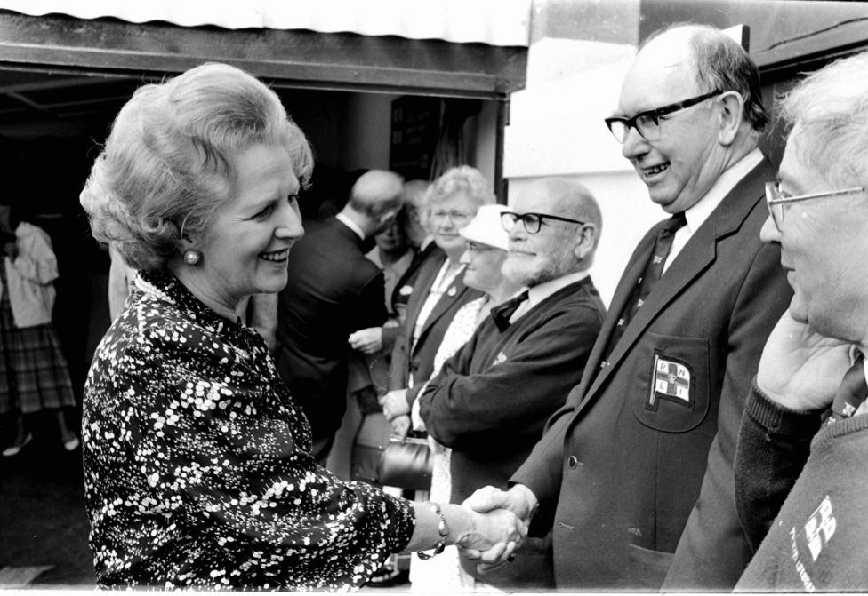 Lluniau: Streic y Glowyr a Thatcher - BBC Cymru Fyw