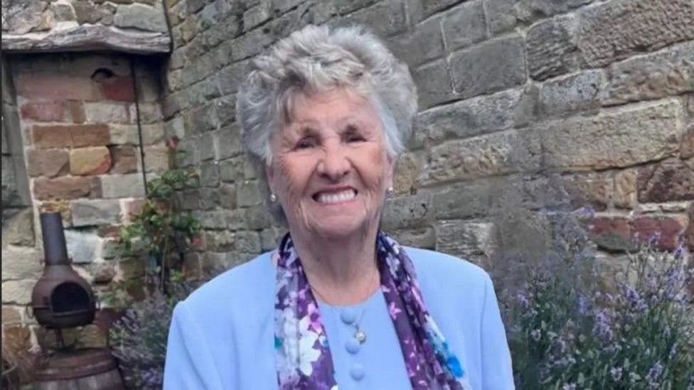 Clothing Bank 'overwhelmed' by donation in memory of Mary Meehan - BBC News