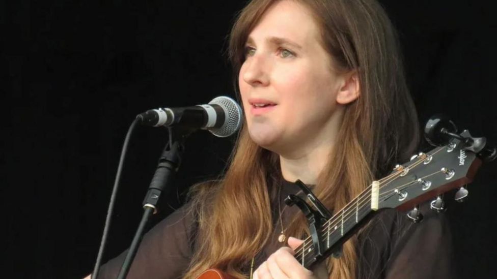 Legendary acts set to play four-day Cambridge Folk Festival - BBC News