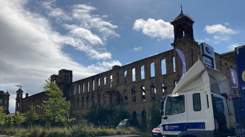 Second bidder for Keighley's Dalton Mills complex details plans - BBC News