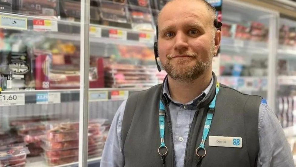 Shoplifting in West Yorkshire up 24%, according to ONS figures - BBC News