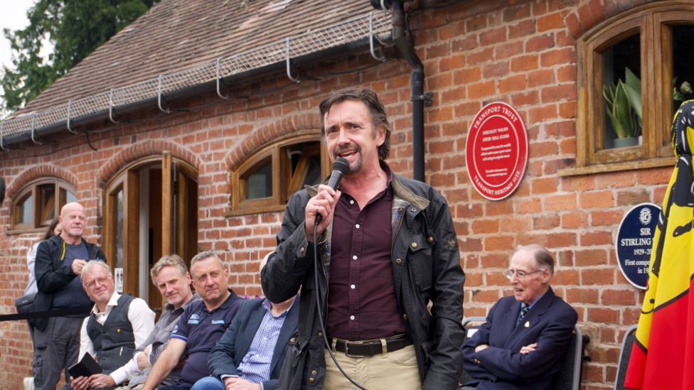 Peter Collins motor racing memorial unveiled in Worcestershire - BBC News