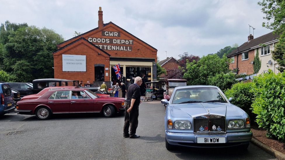 Devastation at Tettenhall transport museum after sign stolen - BBC News