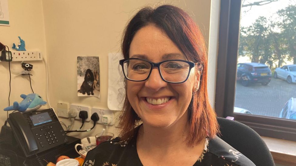 'Patients save up problems for their GP appointments' - BBC News