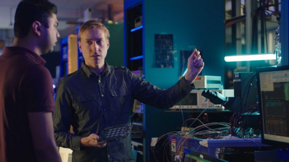 Computers built like brains could be a 'competition killer'? - BBC News