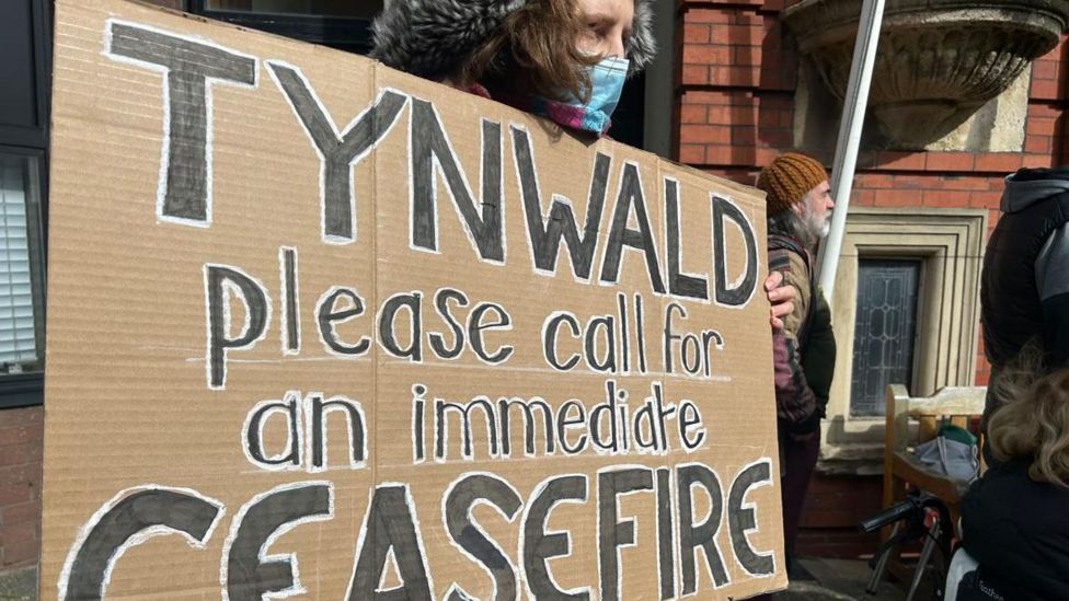 Manx demonstration calls for chief minister to back Gaza ceasefire ...