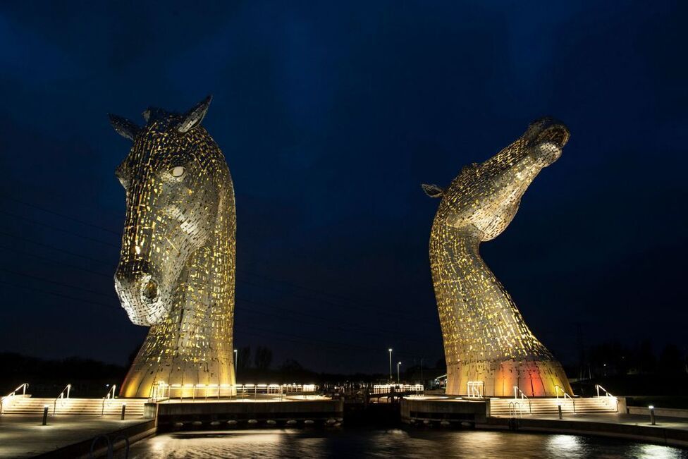 The Kelpies: Ten years of the world's largest horse sculptures - BBC News