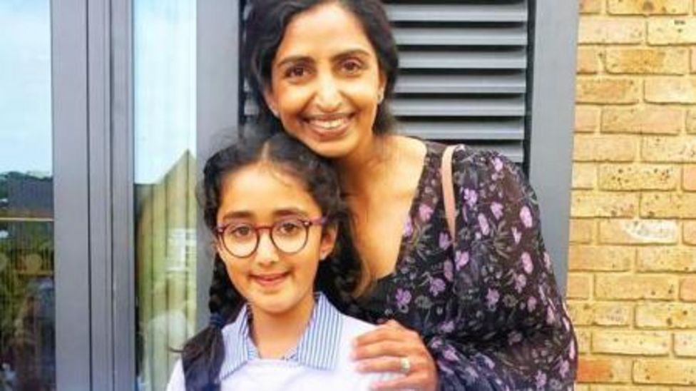 Wimbledon school crash: Parents share last photo of Nuria Sajjad - BBC News