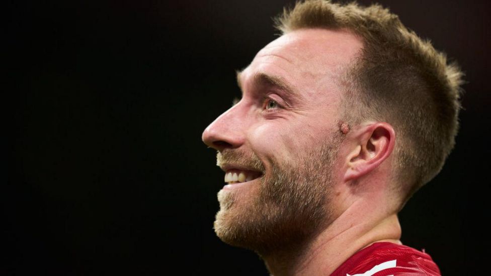 Manchester United: Eriksen salutes move to 'perfect place' - BBC Sport