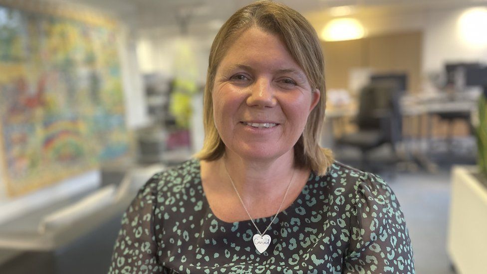 Dechrau da yn 'sail gref' i daith addysg plentyn - BBC Cymru Fyw