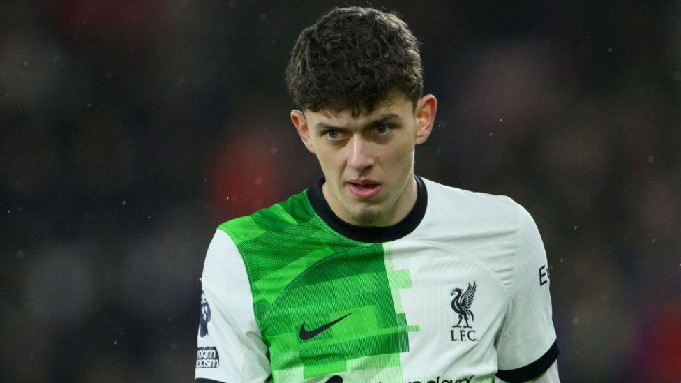 Liverpool: Owen Beck rejoins Dundee on loan - BBC Sport