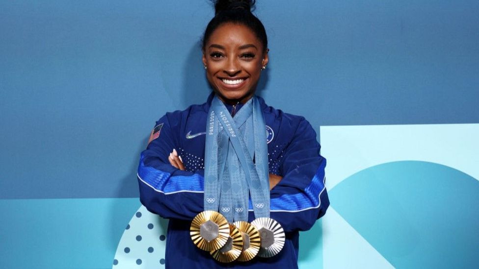 Simone Biles praises 'queen' Rebeca Andrade after iconic medal moment at Paris 2024 - BBC Sport