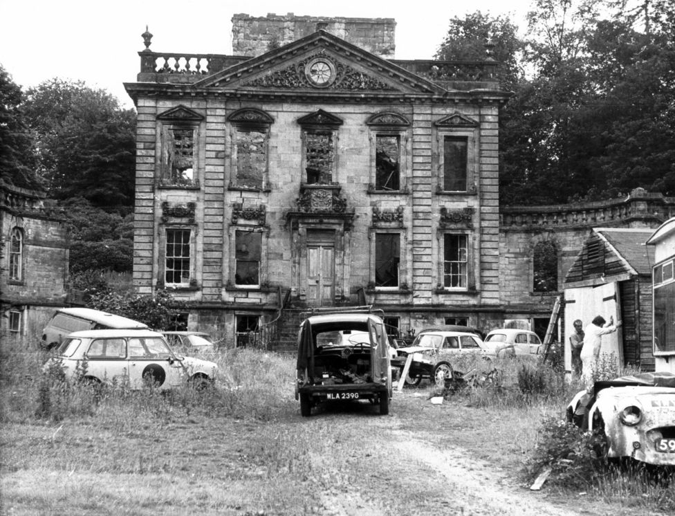Crumbling historic mansion Mavisbank House saved by £5m award - BBC News