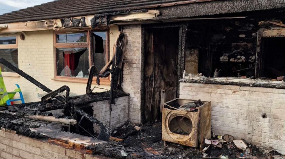 Family 'lose everything' in Chapel St Leonards fire - BBC News