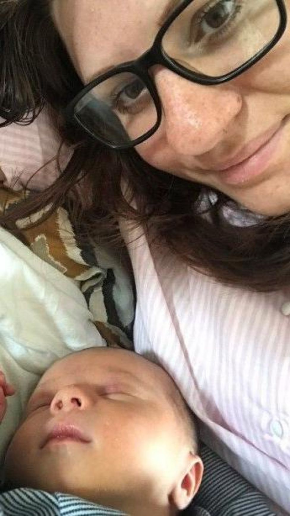 Poole Hospital: Baby given breast milk from wrong mum - BBC News