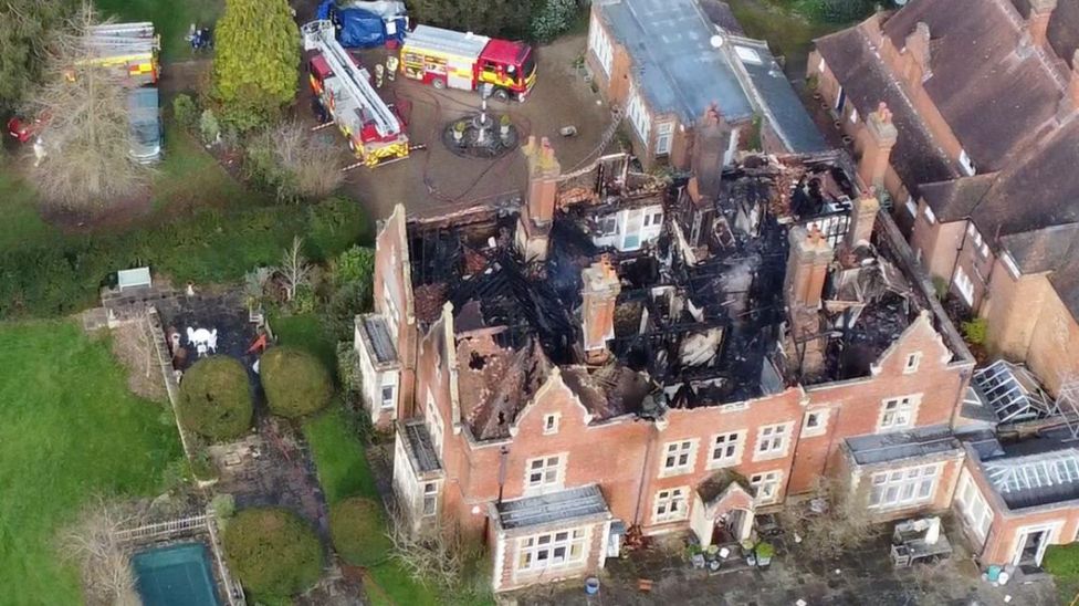 Hunton: Fire devastates historic Grade II listed house - BBC News
