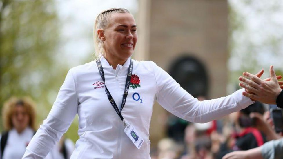 Rosie Galligan: England international on breast reduction surgery - BBC ...