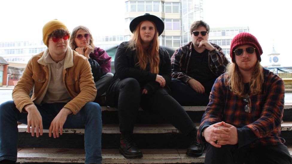 Norwich record store gives young bands chance to play live - BBC News