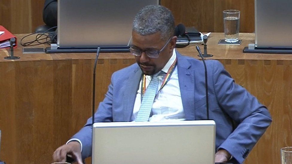 Blog Vaughan Roderick: 'Am wythnos' - BBC Cymru Fyw