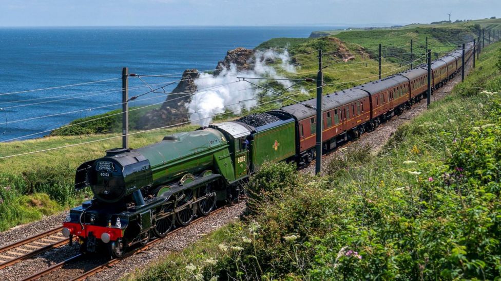 The Flying Scotsman arrives in March after leaving Cambridge - BBC News