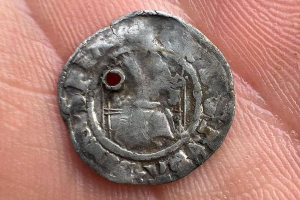 Lancaster metal detectorist finds treasure in Cumbrian field - BBC News