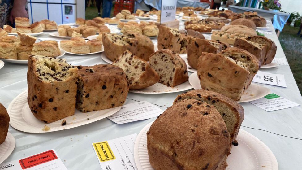 West Show celebrates 100 years of Guernsey traditions - BBC News