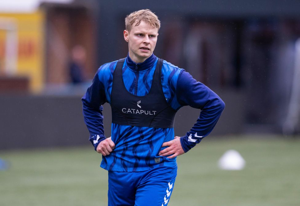 Mackay-Steven joins Kilmarnock on short-term deal - BBC Sport