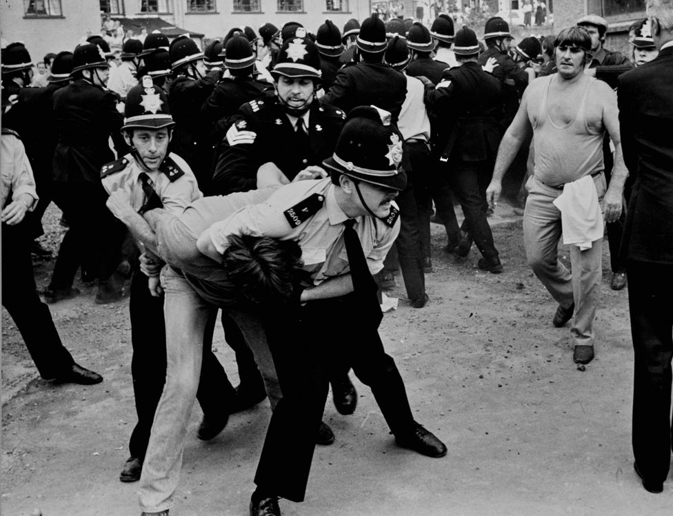 Lluniau: Streic y Glowyr a Thatcher - BBC Cymru Fyw