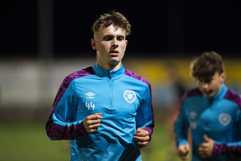 Darge grateful for Hearts learning experience as he joins Cove - BBC Sport