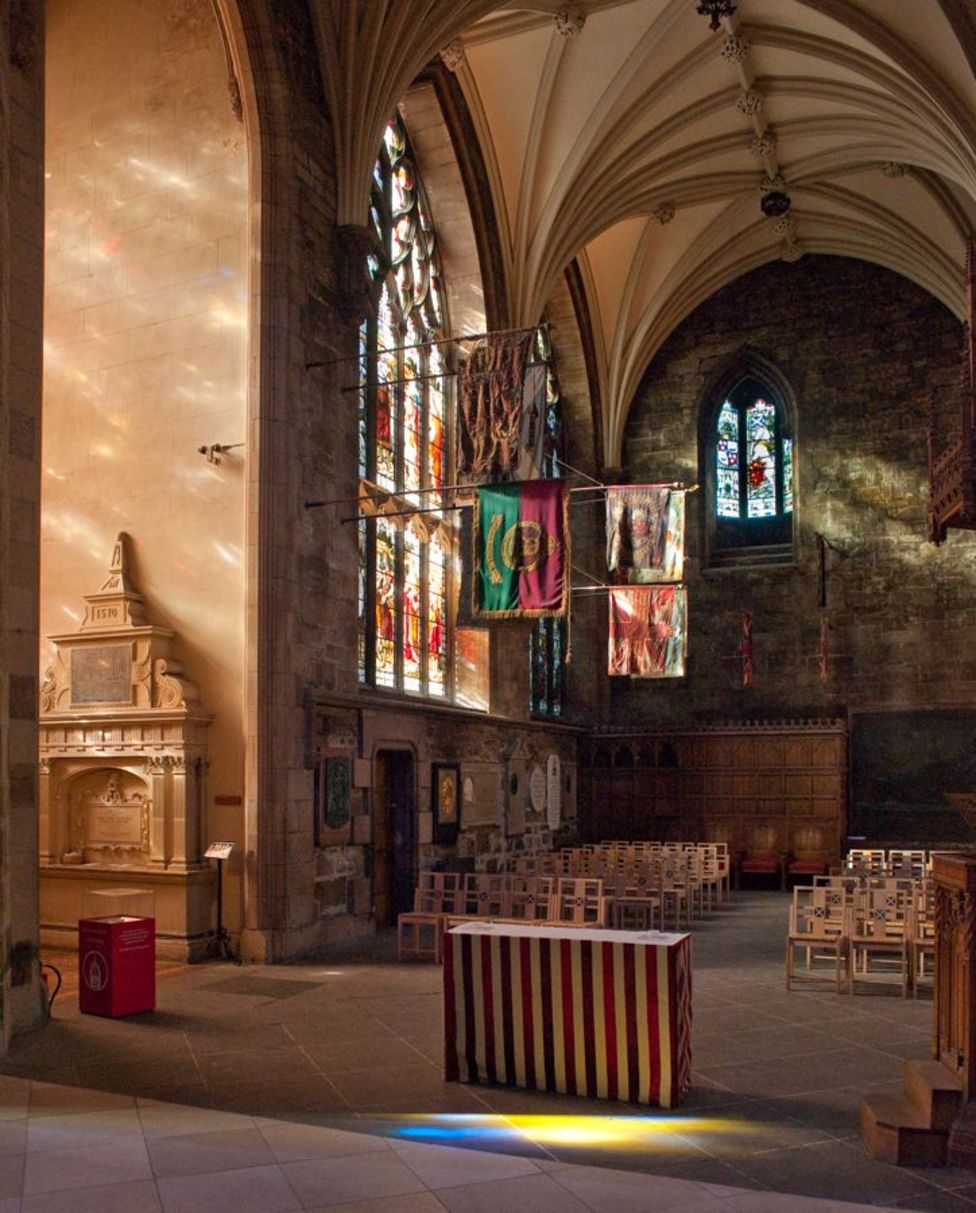 St Giles' Cathedral: Playing a part in history for 900 years - BBC News