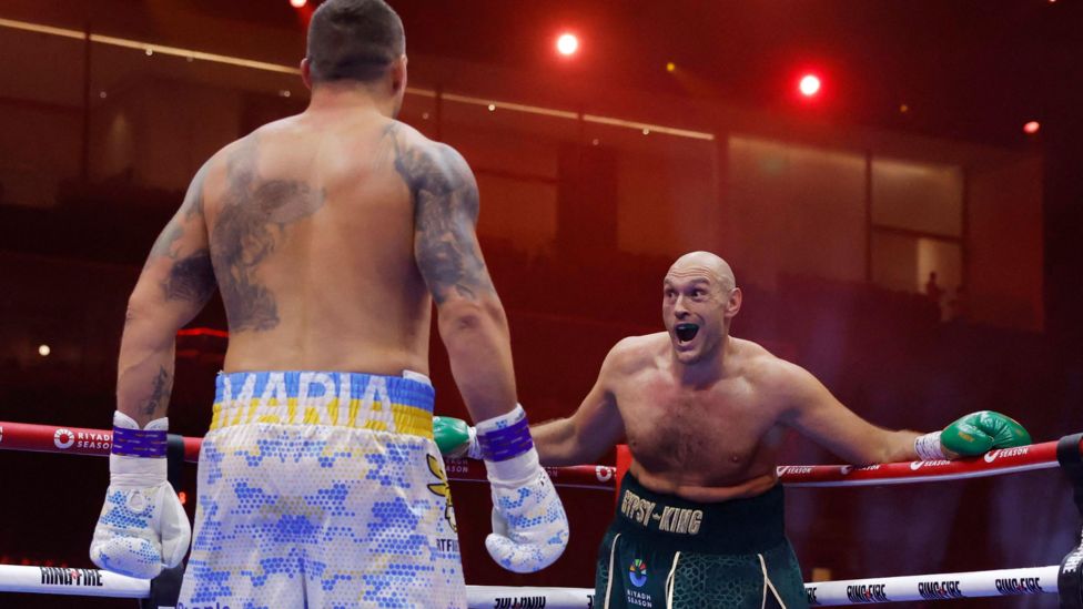 Fury vs Usyk: Usyk's epic victory over Fury in 10 pictures - BBC Sport