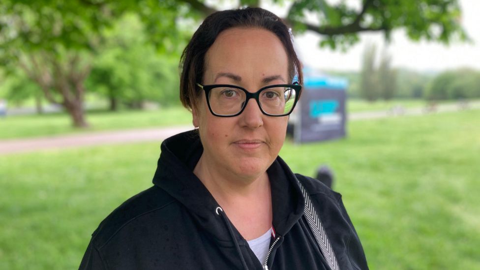 Manchester's Heaton Park walk honours road death victims - BBC News