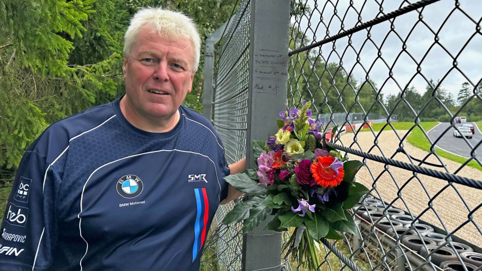 Peter Collins: Racing driver memorial appeal reaches target - BBC News