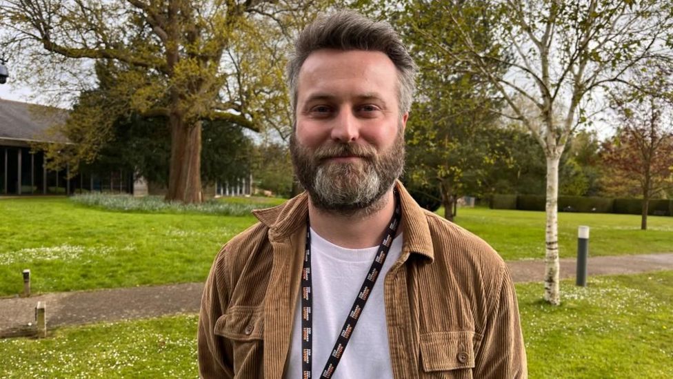 Radio 1's Big Weekend will bring success for Luton, locals told - BBC News