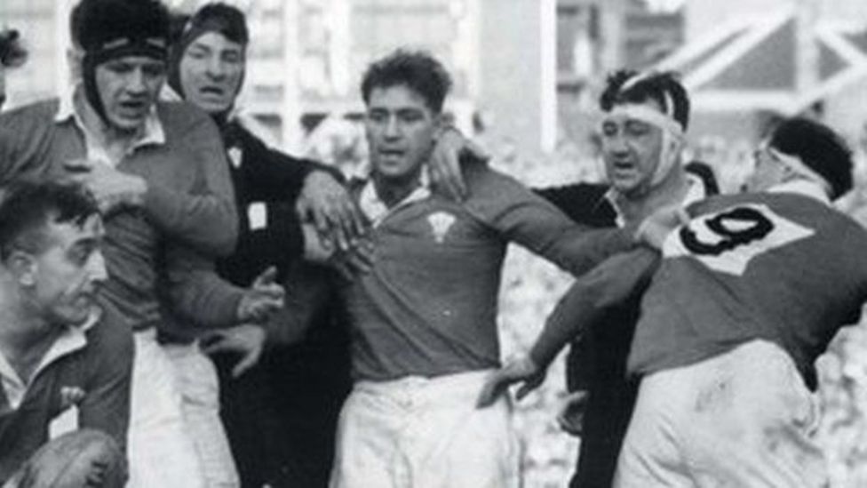 Courtenay Meredith: Wales and Lions rugby prop dies aged 97 - BBC Sport