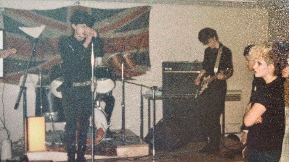 Kim Avis: The Suffolk punk who became an international fugitive - BBC News