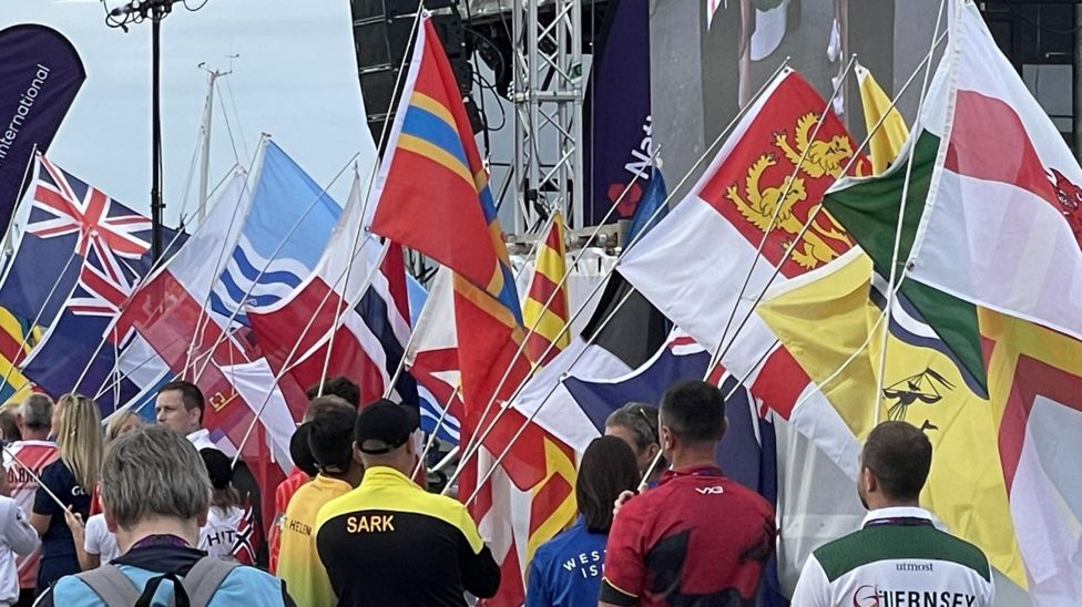 Island Games 2023: Manx team flies flag at opening ceremony - BBC News