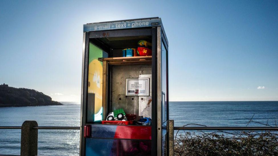 KX100: The campaign to save the 'ugly' phone box - BBC Newsround