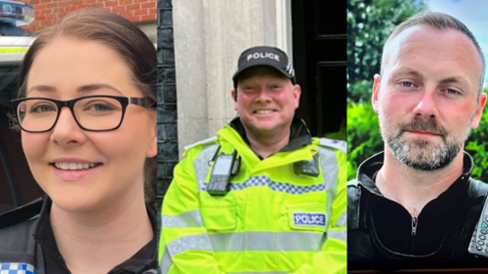 Stabbed Met officers win top police bravery award - BBC News