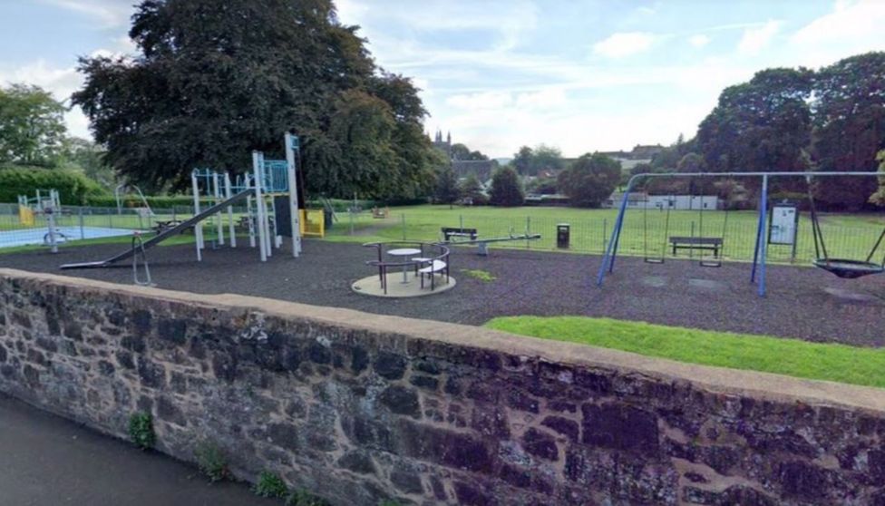 Man arrested over Crediton play park incident released on bail - BBC News