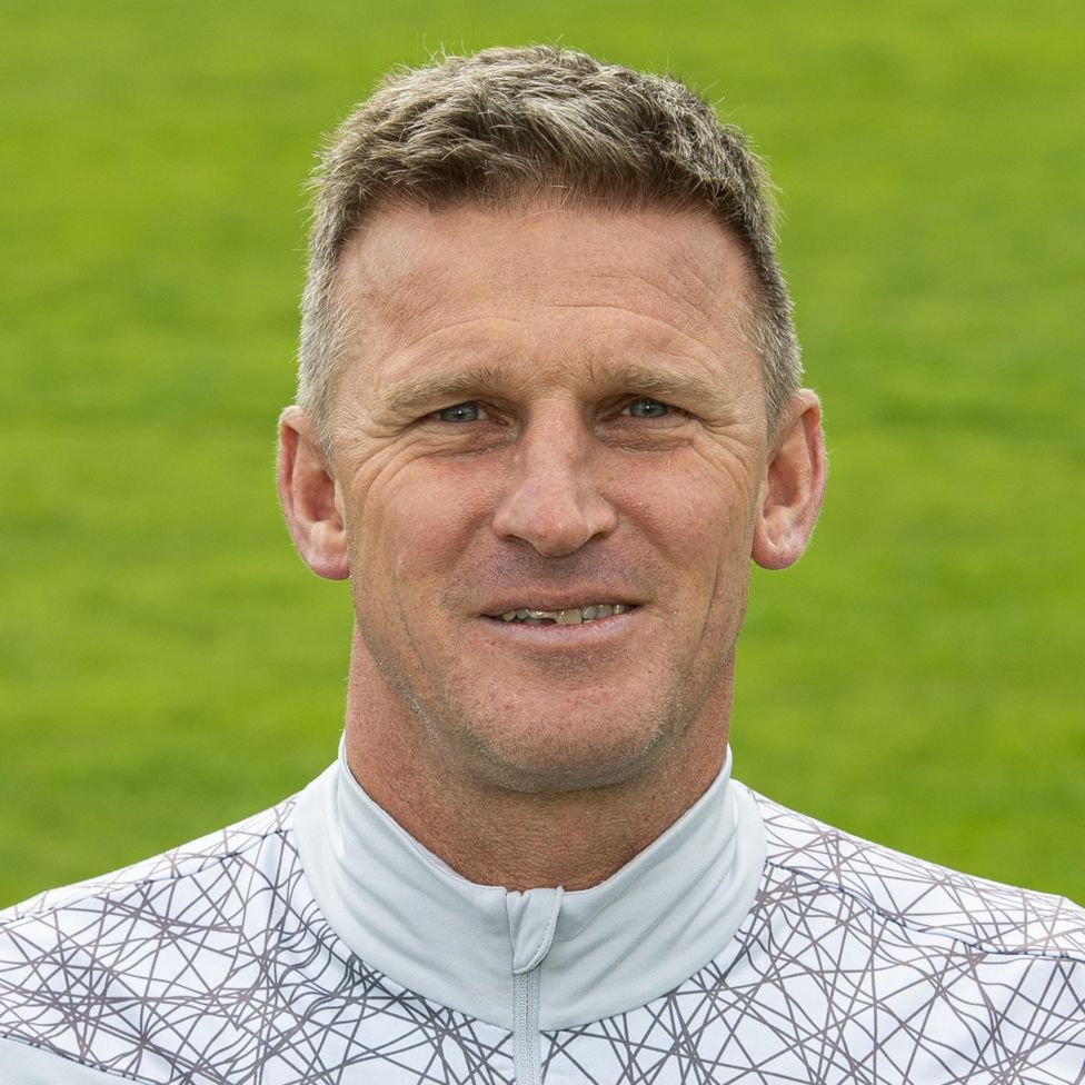 Evans is new academy director at Hibs - BBC Sport