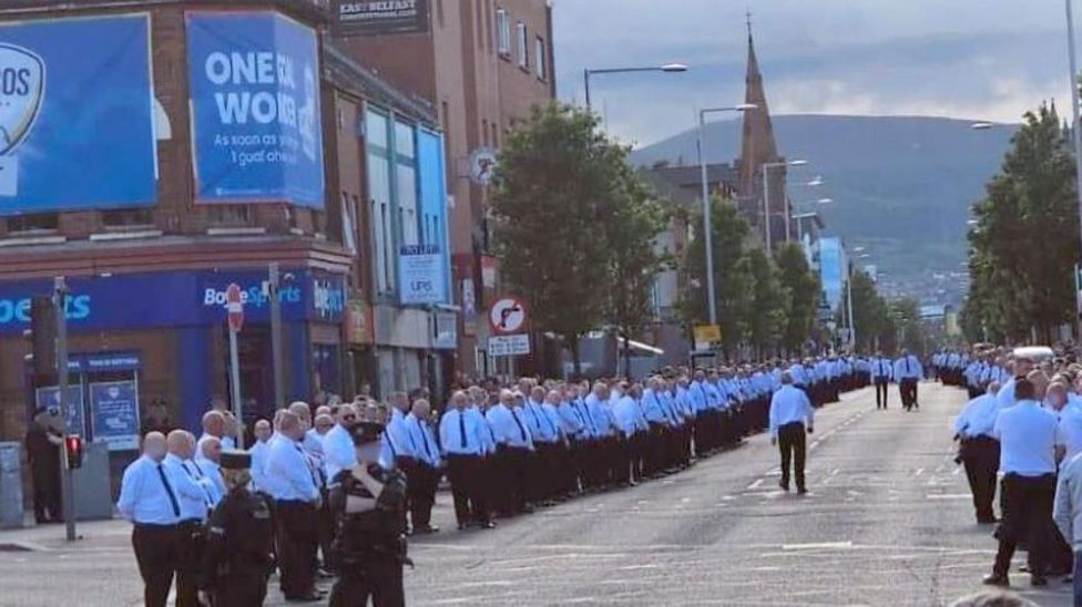 UVF east Belfast 'show of strength' being reviewed by PSNI - BBC News